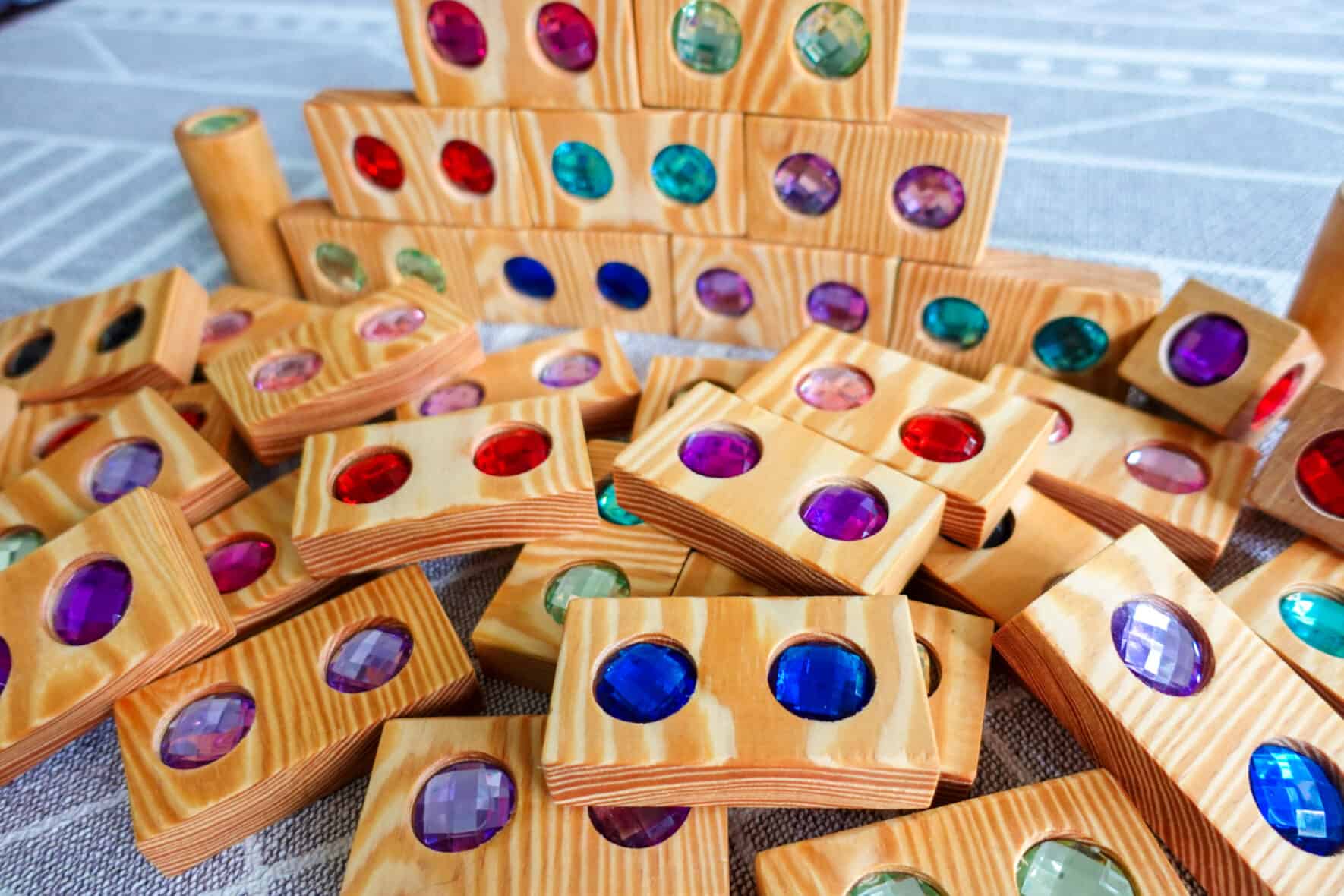 How to make Waldorf wooden toys | Wooden Gem Block Tutorial | Niños ...