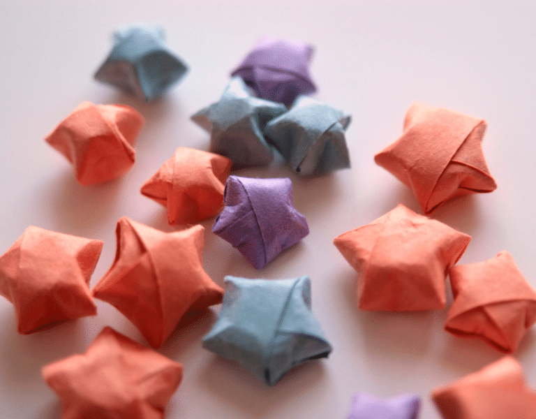 8 Easy Paper Star Tutorials you Won't Want to Miss! | Niños & Nature